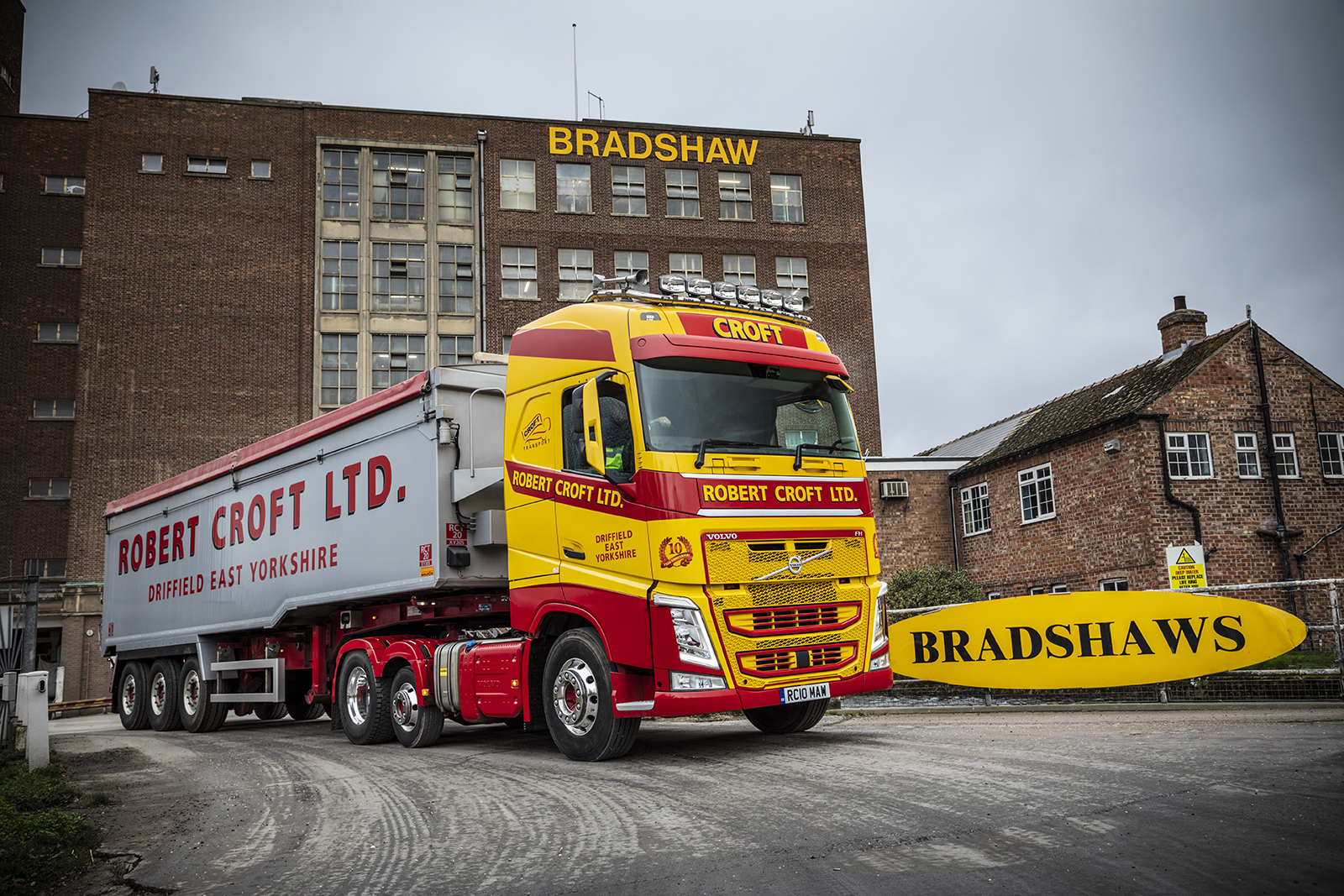 Robert Croft Celebrates Anniversary with FH500 - Bulk & Tipper