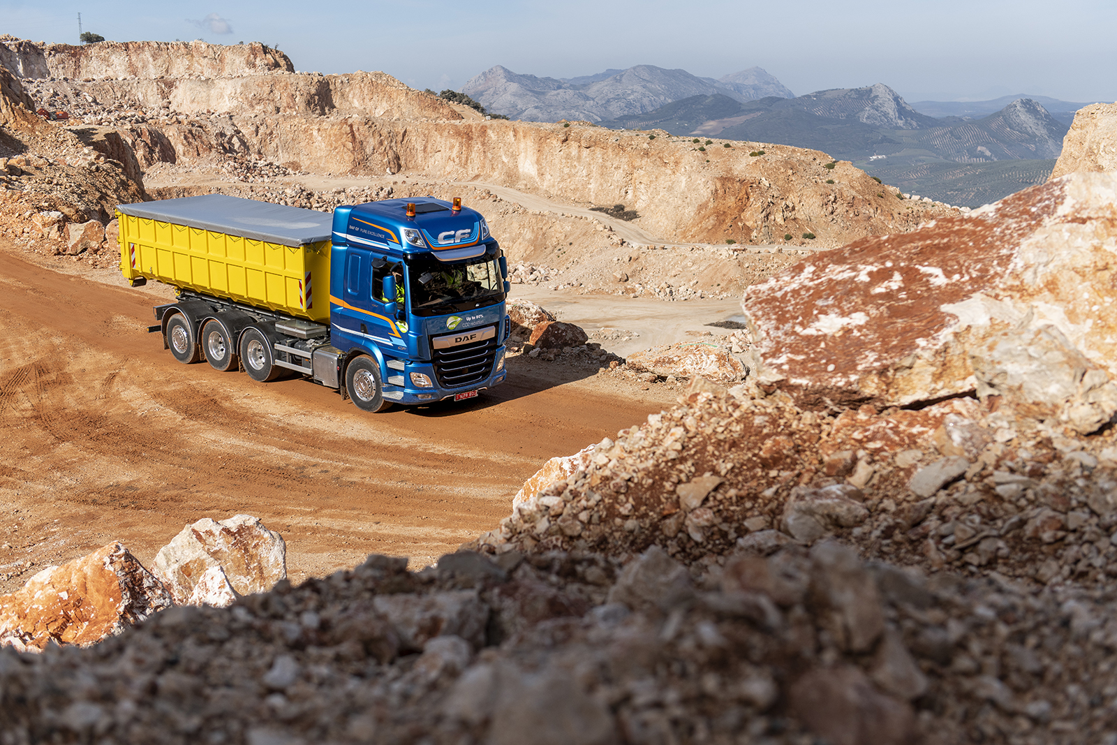 DAF Trucks Expands UK Product Range at CV Show - Bulk & Tipper
